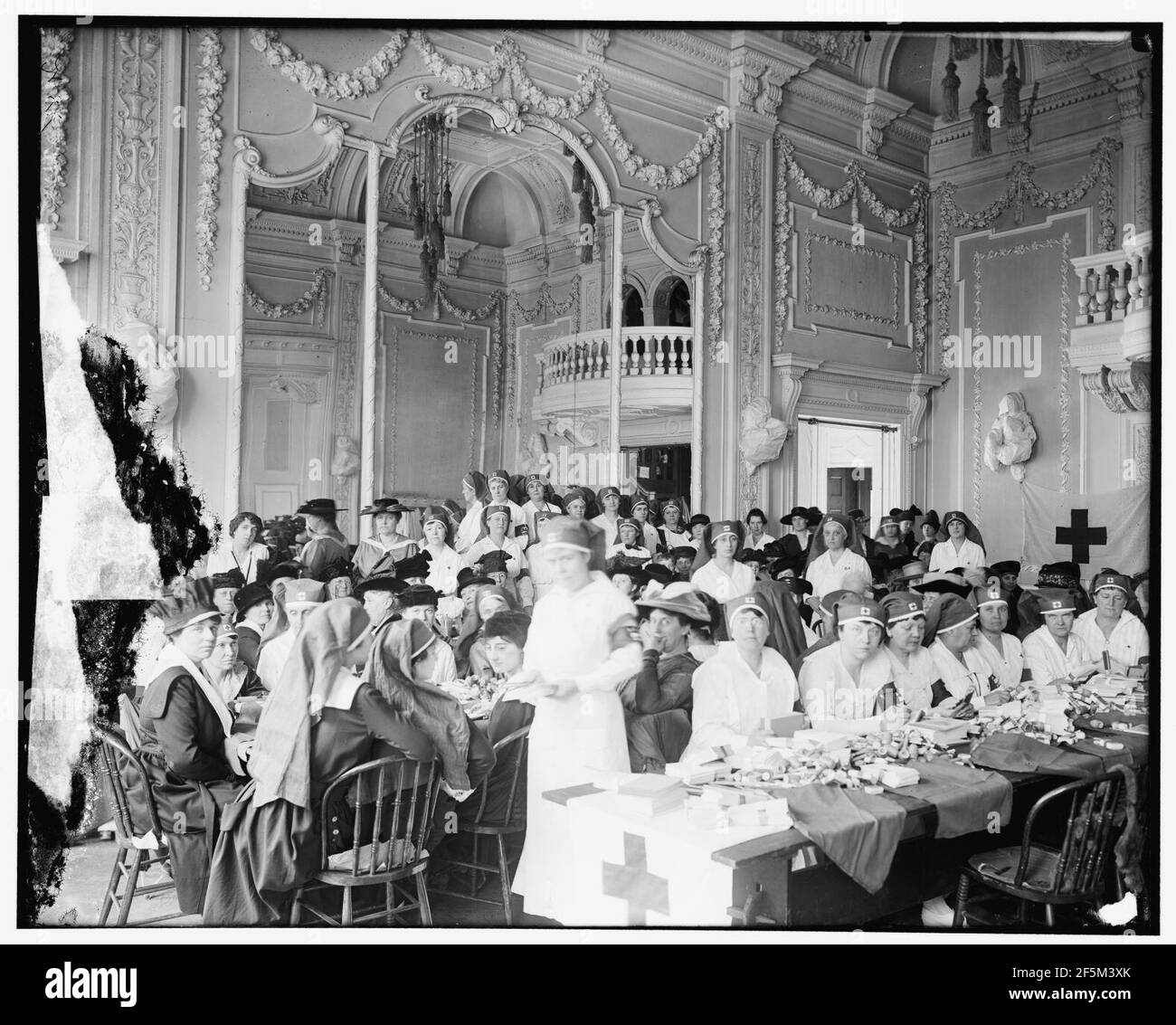 Red cross work hi-res stock photography and images - Alamy