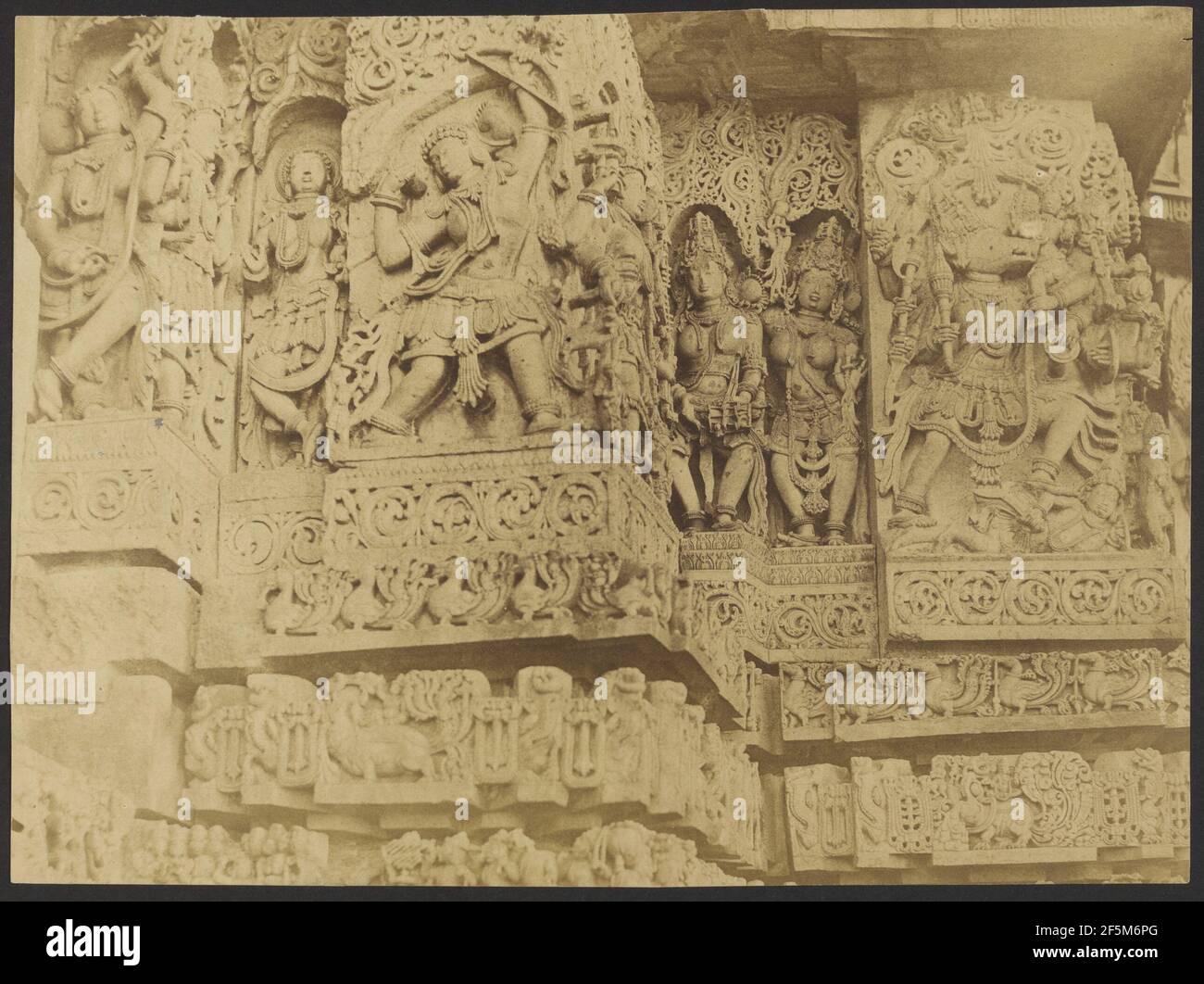 Hullabede - Temple of Siva, Sculptures. Capt. Linnaeus Tripe (English ...