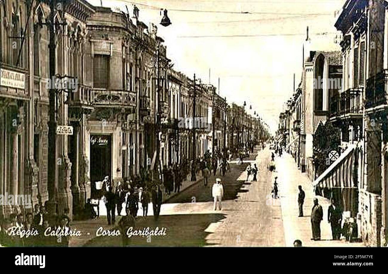 Reggio calabria corso garibaldi 1 cartolina antica Stock Photo - Alamy