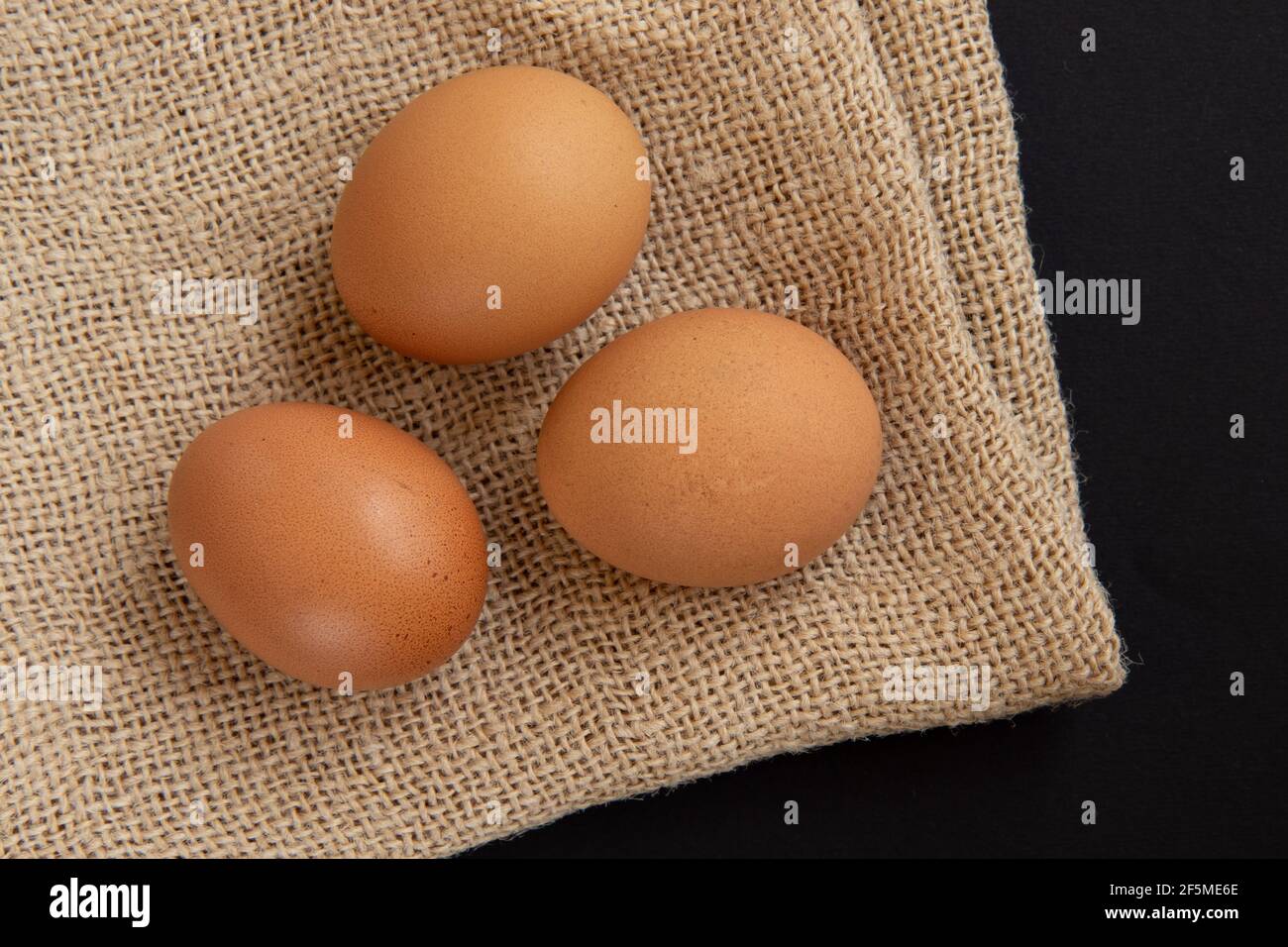 Eggs sack traditional hi-res stock photography and images - Alamy