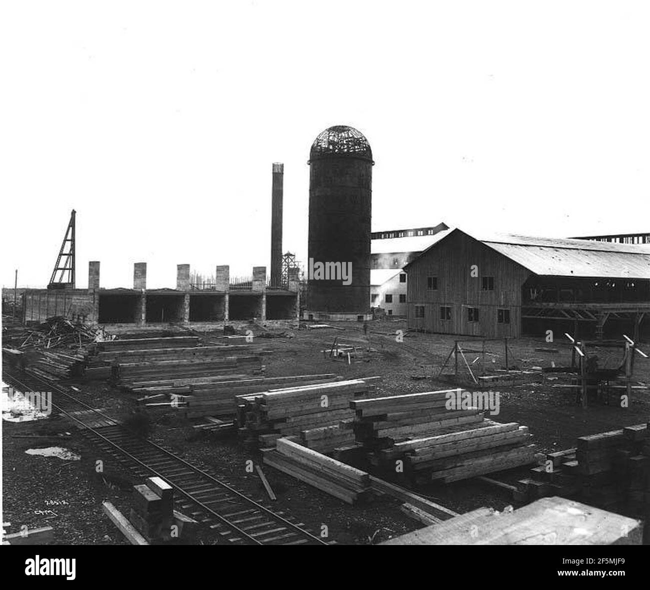 Puget Sound Mills and Timber Co lumber mill, Port Angeles, showing dry ...