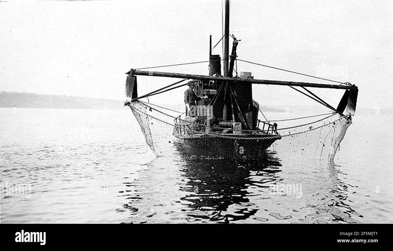 Purse seining hi-res stock photography and images - Alamy