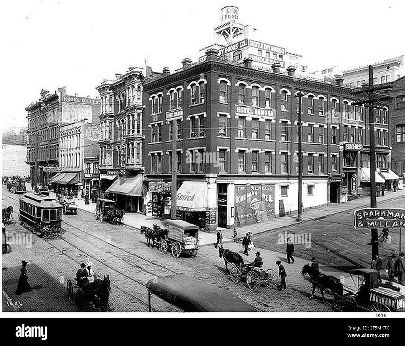 Historic seattle hotel Black and White Stock Photos & Images - Alamy