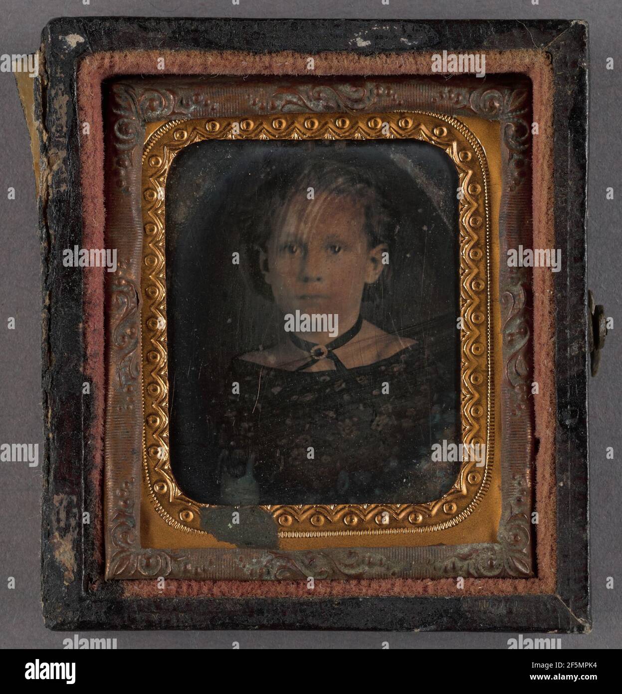 Wearing ribbon hi-res stock photography and images - Alamy