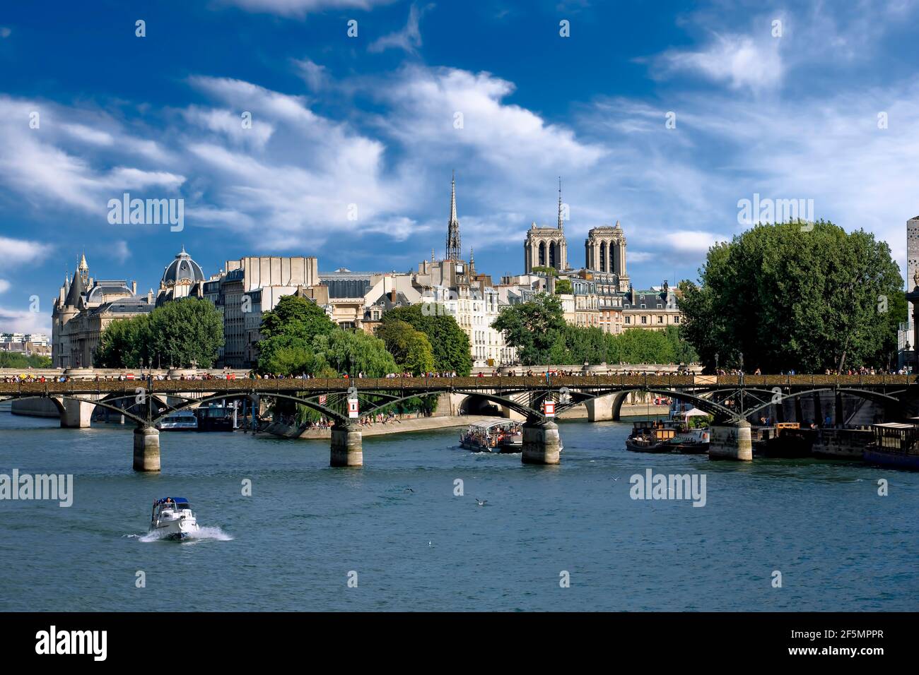 Ilede la cite hi-res stock photography and images - Alamy