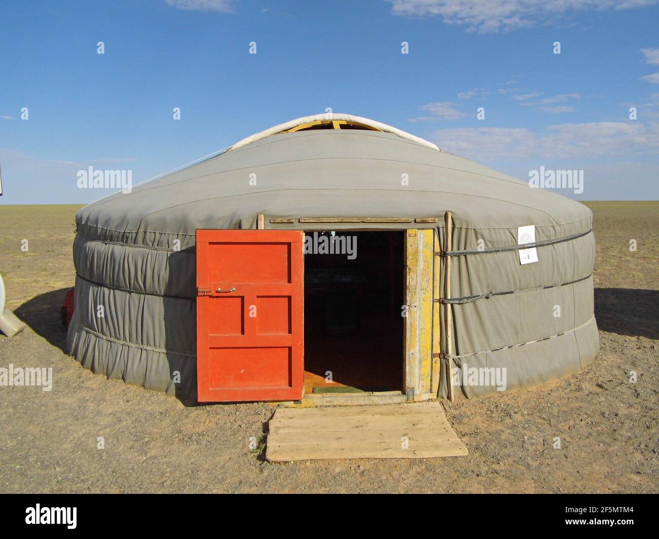 a camel breeder´s yurt, Gobi Destert, Mongolia Stock Photo - Alamy