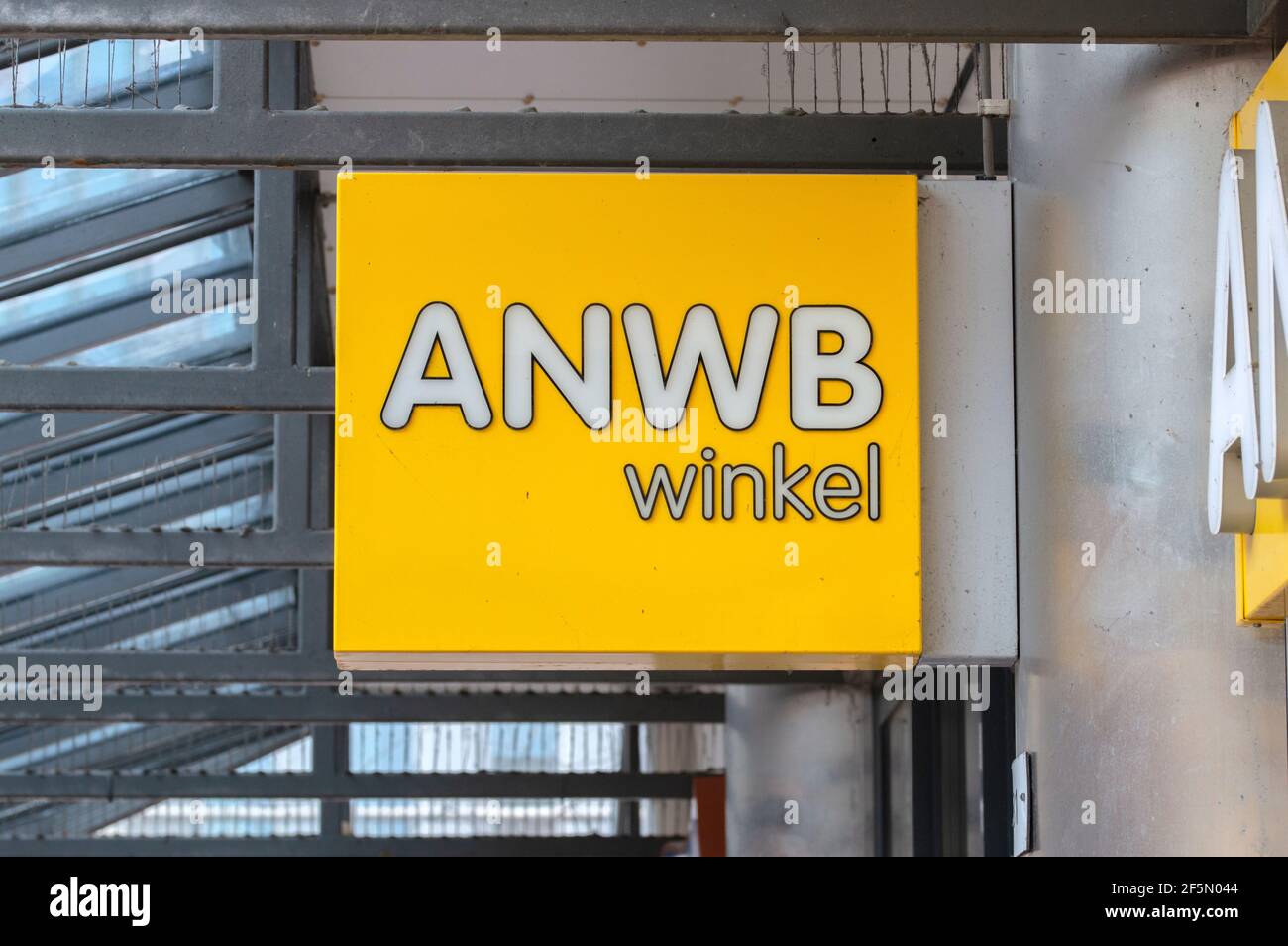 Anwb logo hi-res stock photography and images - Alamy