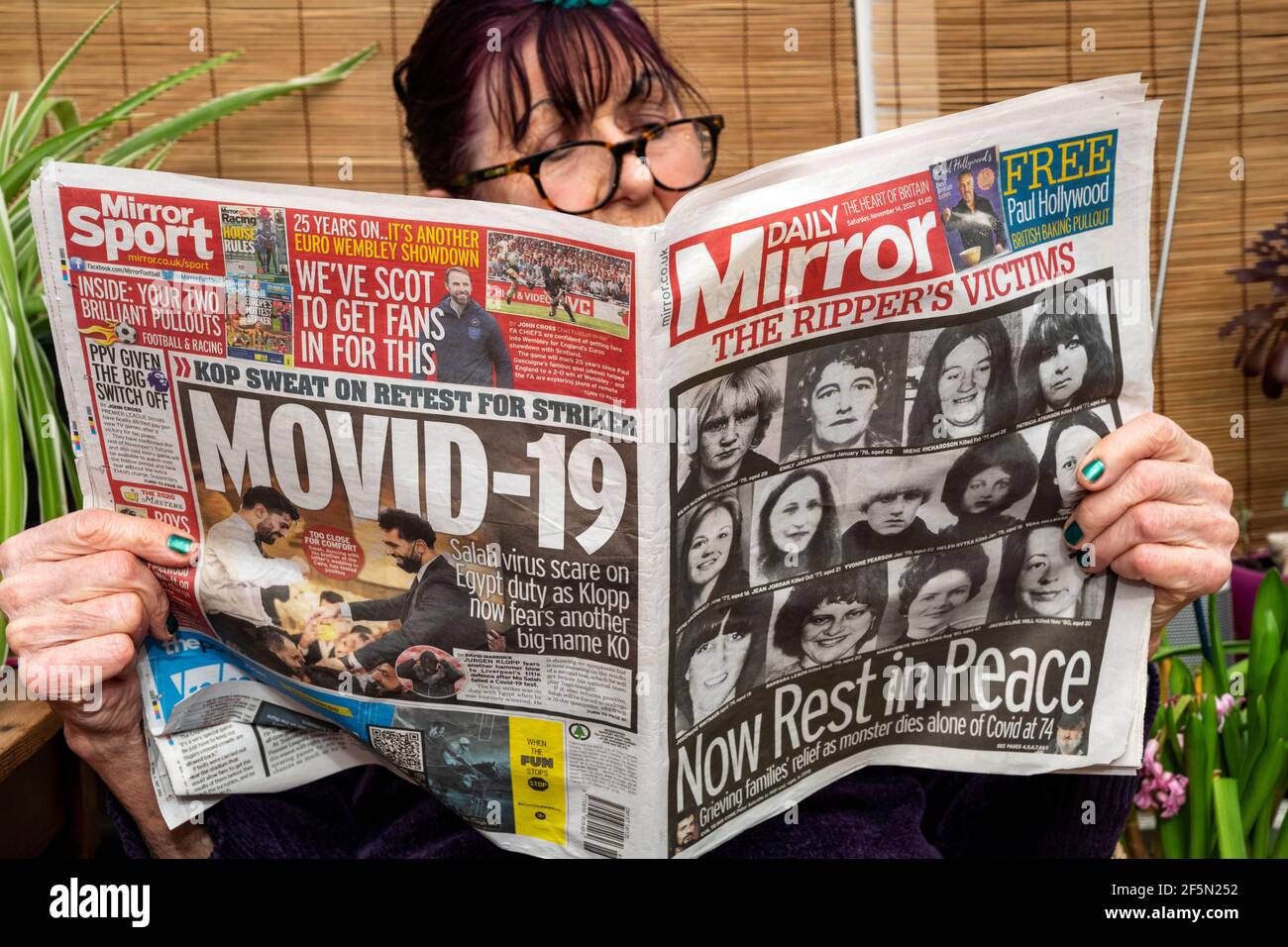 Yorkshire ripper newspapers hi-res stock photography and images - Alamy