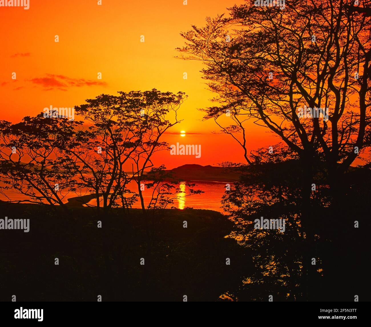 Sunsetting landscape hi-res stock photography and images - Alamy