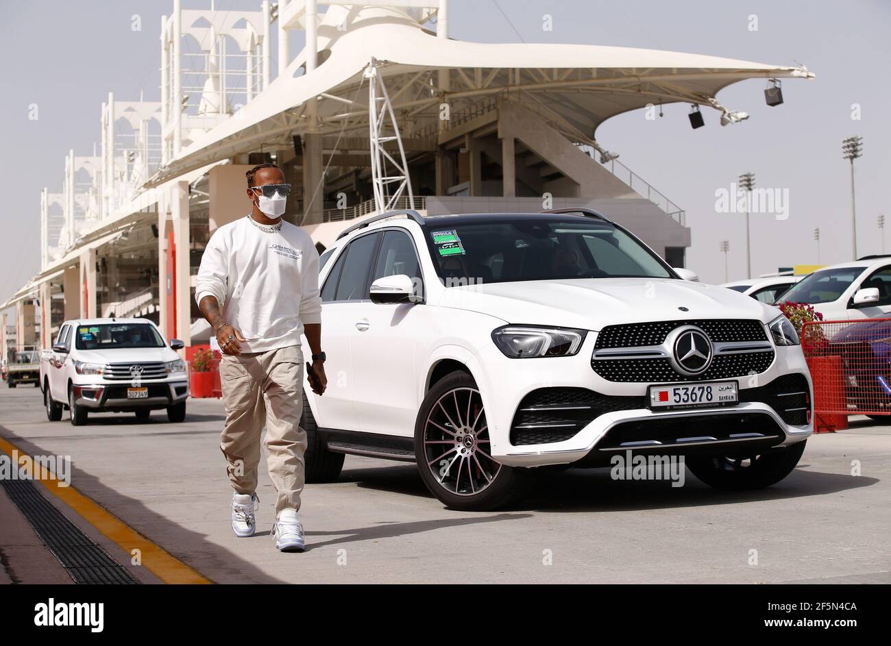 Lewis hamilton 2021 bahrain hi-res stock photography and images - Alamy