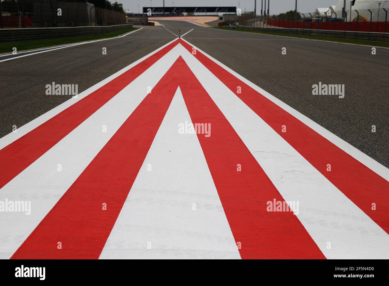 Bahrain track atmosphere 2021 hi-res stock photography and images - Alamy