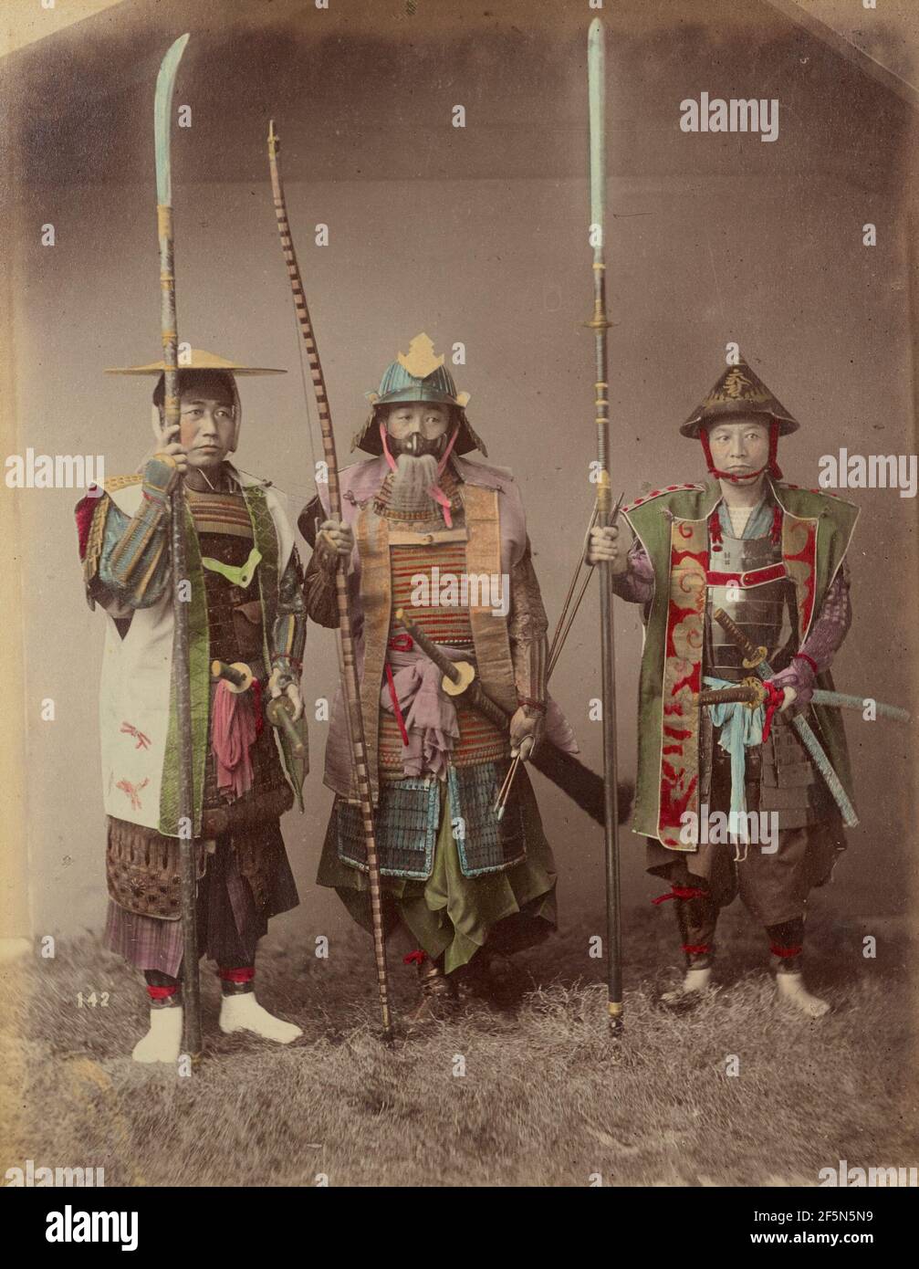 Samurai in armour hi-res stock photography and images - Alamy