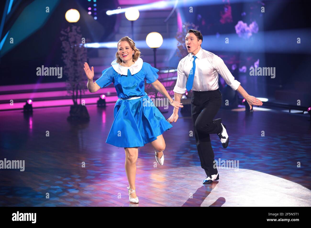Cologne, Germany. 26th Mar, 2021. Country singer Ilse DeLange and ...
