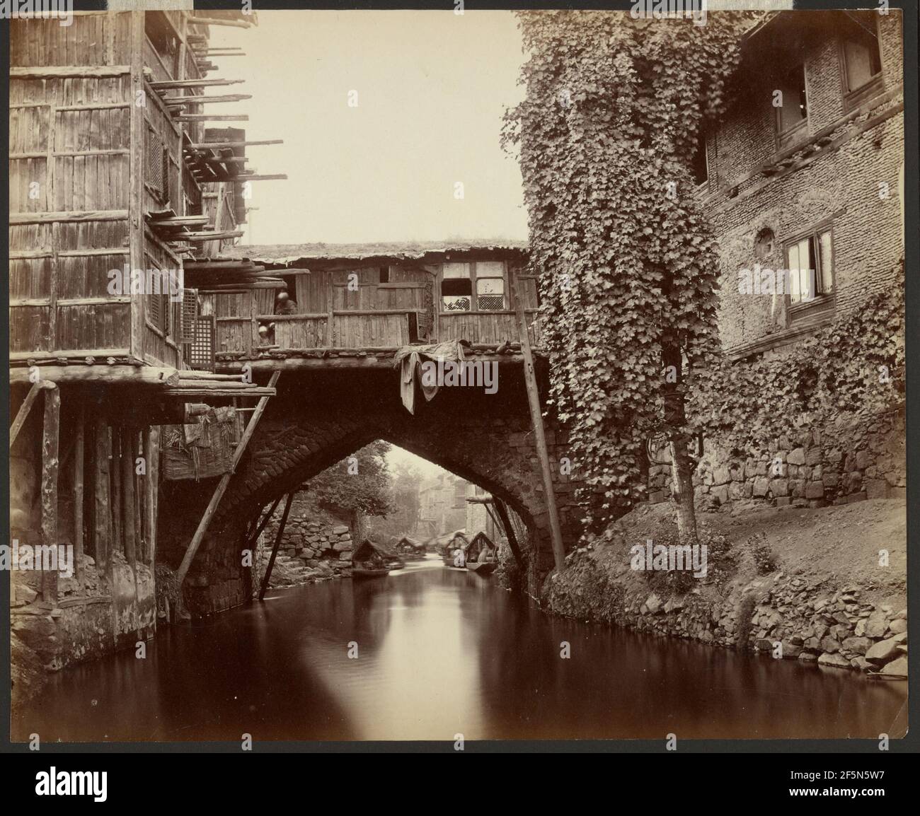 Marqual canal hi-res stock photography and images - Alamy