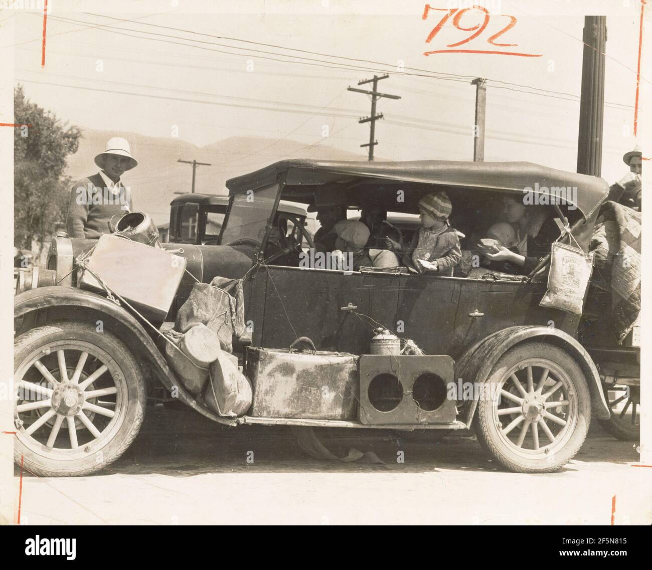 Dust Bowl refugees Reach a "Promised Land" - California / "A Family ...