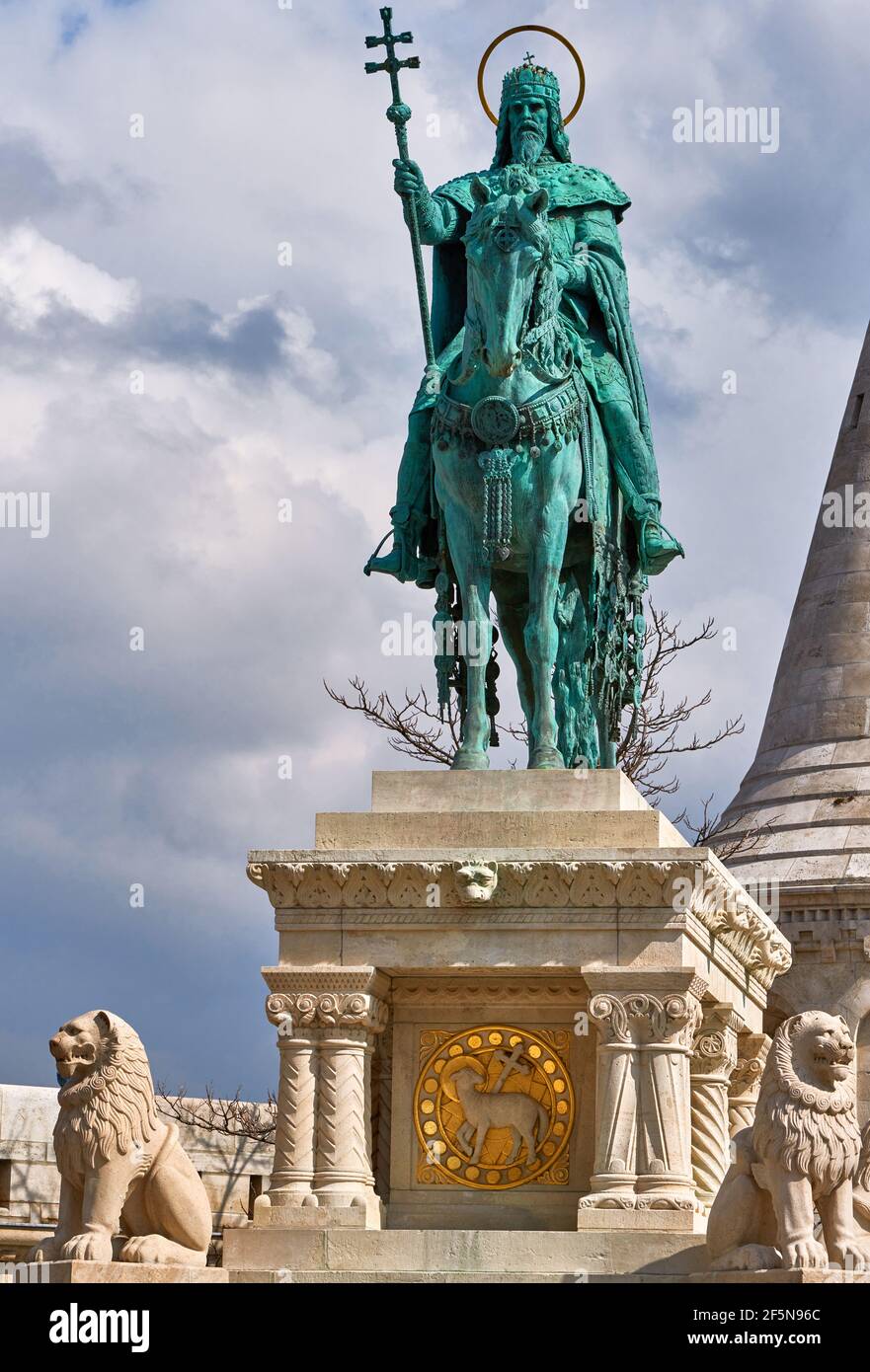 Budapest hungary bronze statue danube hi-res stock photography and ...