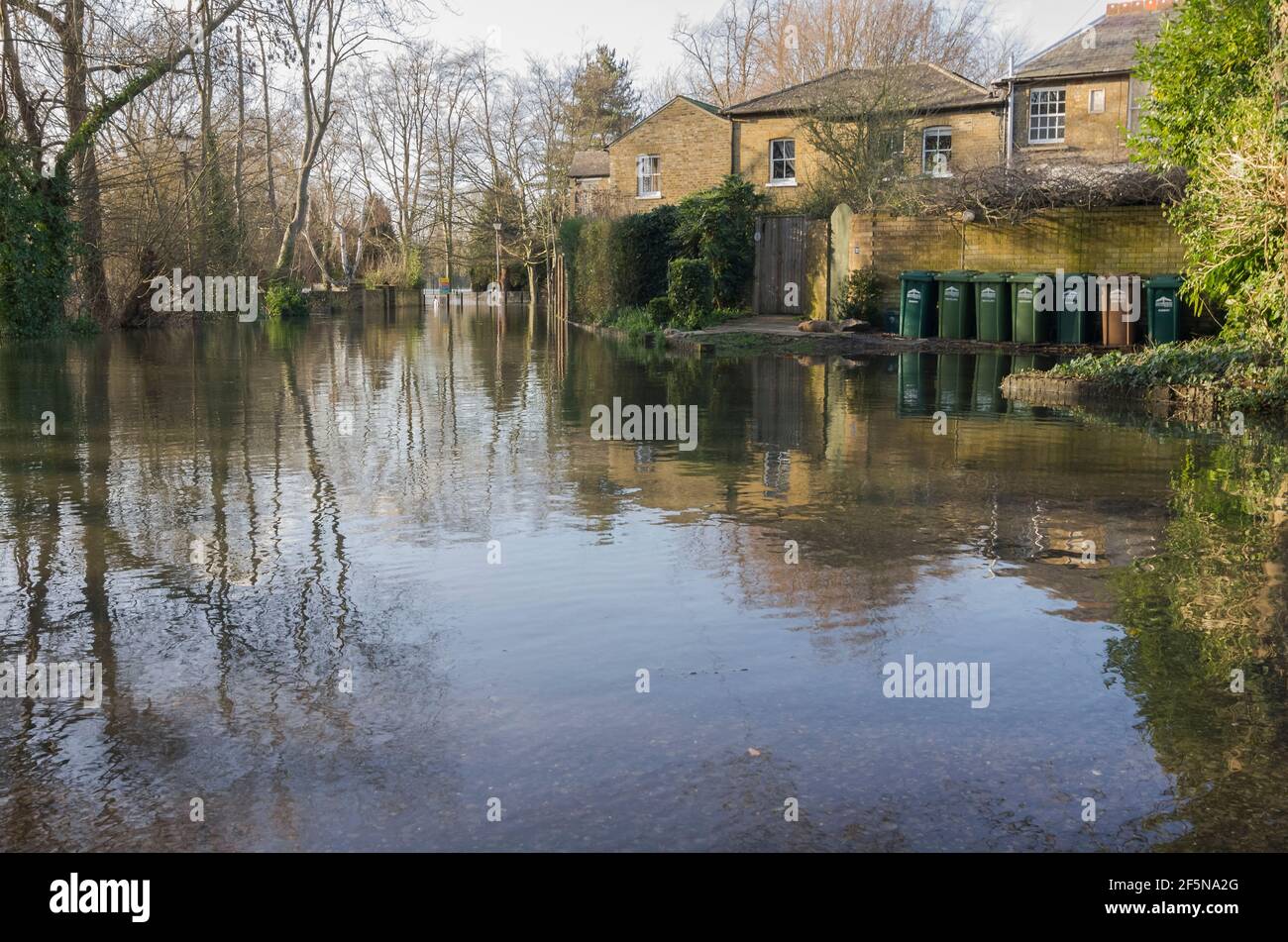 Flood village uk hi-res stock photography and images - Alamy