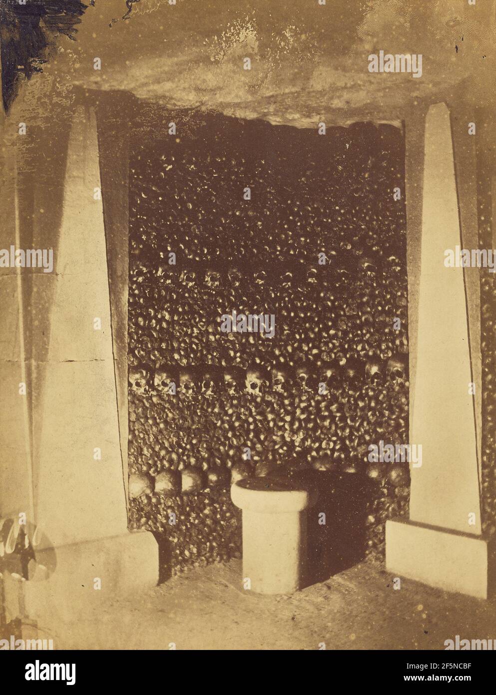 Tomb of nadar hi-res stock photography and images - Alamy
