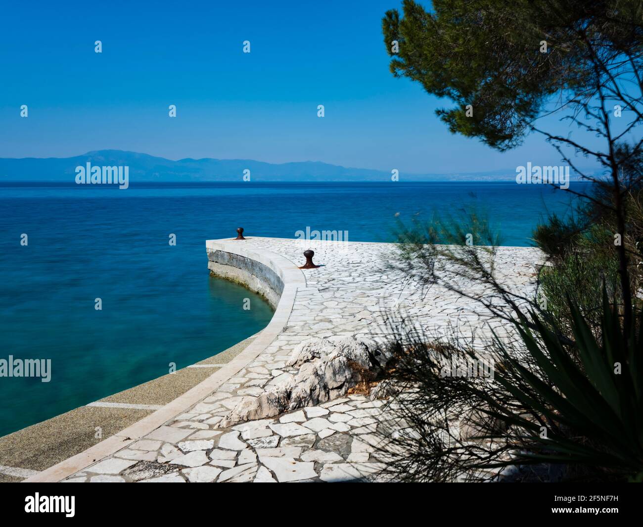Curved bollard hi-res stock photography and images - Alamy