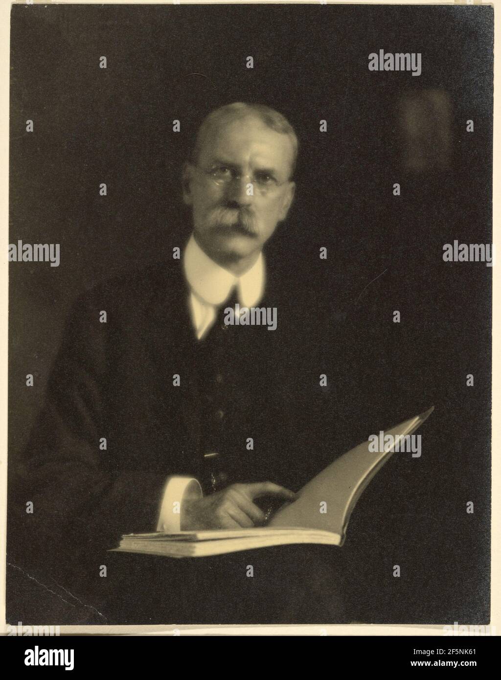 Self-portrait. John G. Bullock (American, 1854 - 1939 Stock Photo - Alamy