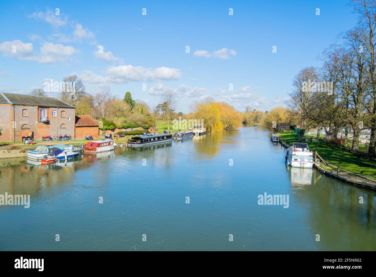 Pools picnic hi-res stock photography and images - Alamy