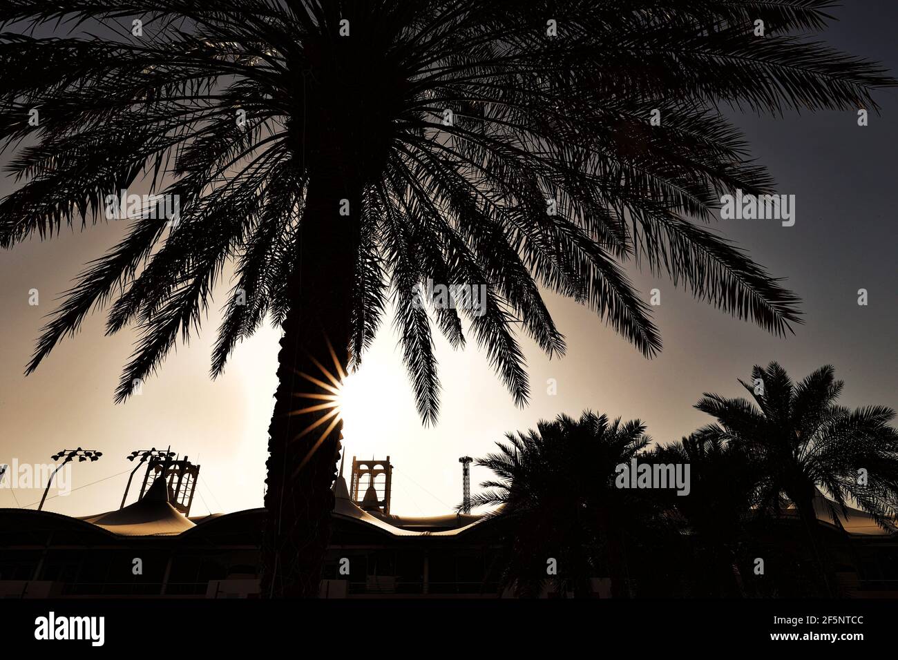 Sakhir, Bahrain. 27th Mar, 2021. Circuit atmosphere - sunset. Bahrain ...