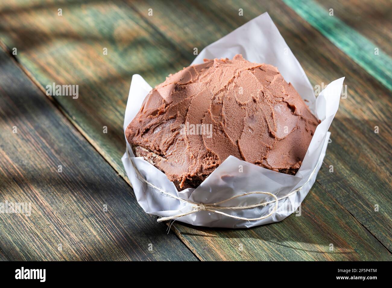 handmade chocolate cake decorated with waxed paper Stock Photo - Alamy