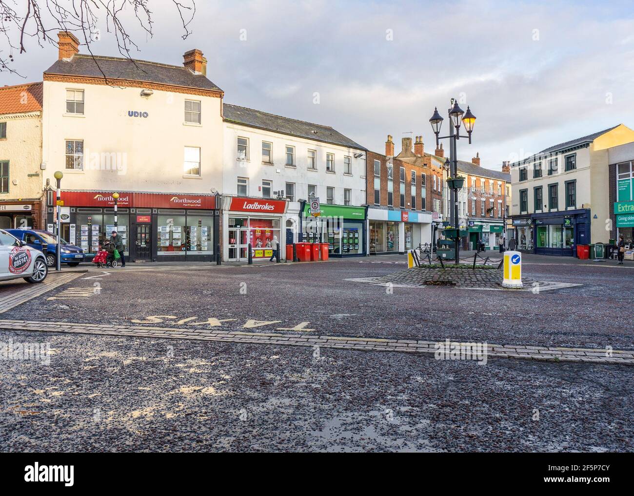 Retford Notts Town Centre Stock Photo - Alamy