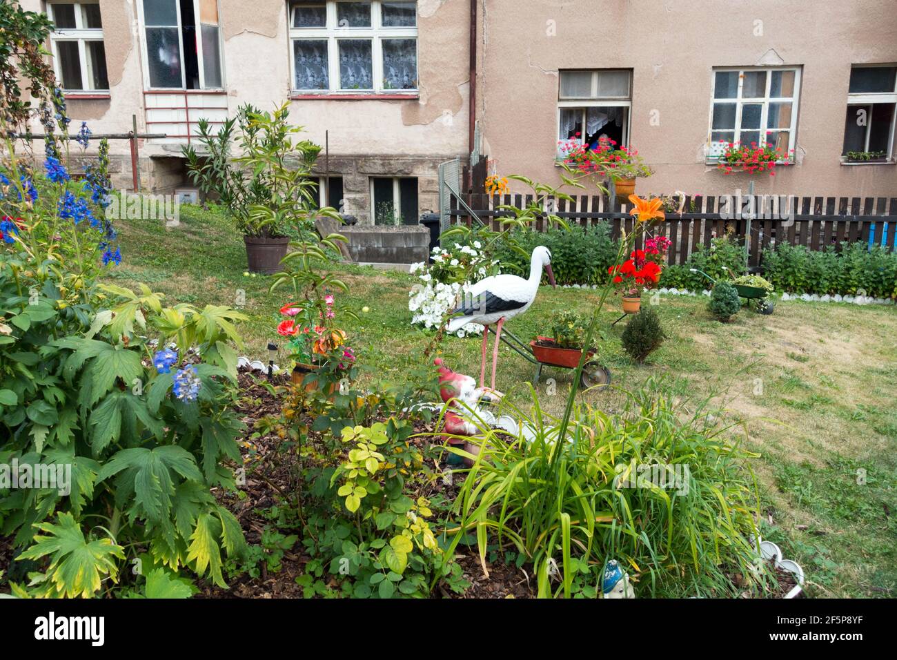 Block of houses hi-res stock photography and images - Alamy