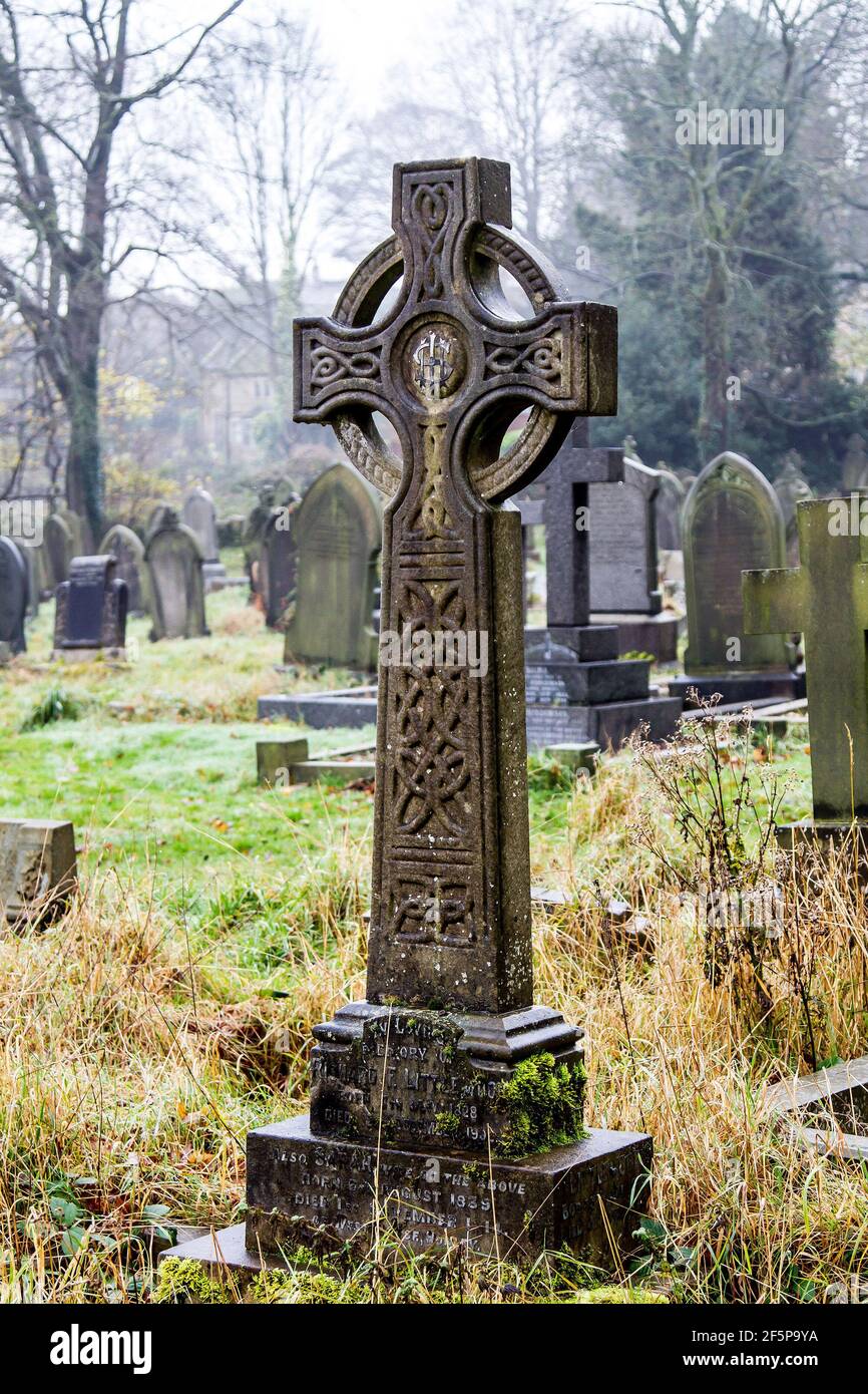 Sun on grave stones hi-res stock photography and images - Alamy