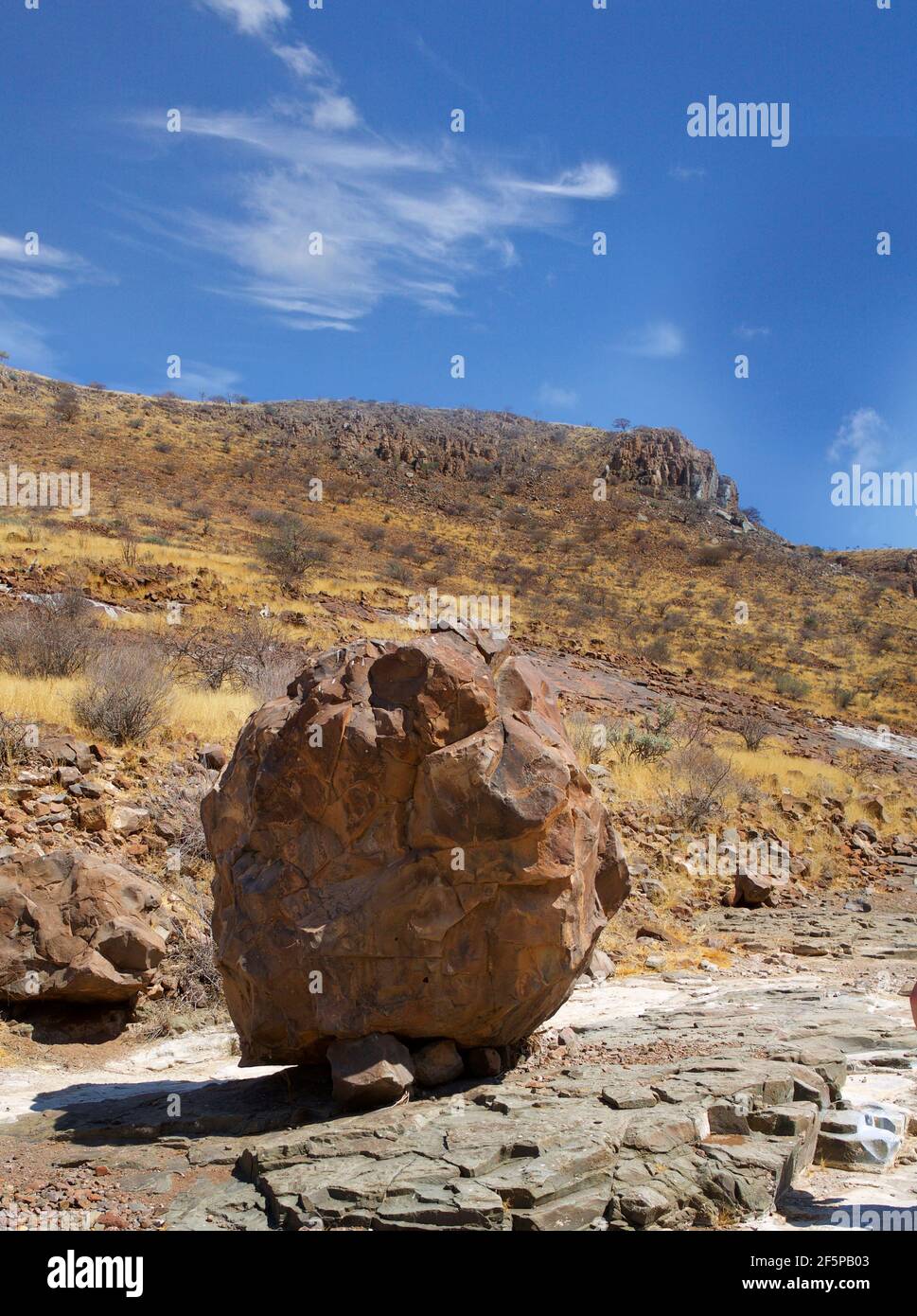 Large round boulder hi-res stock photography and images - Alamy