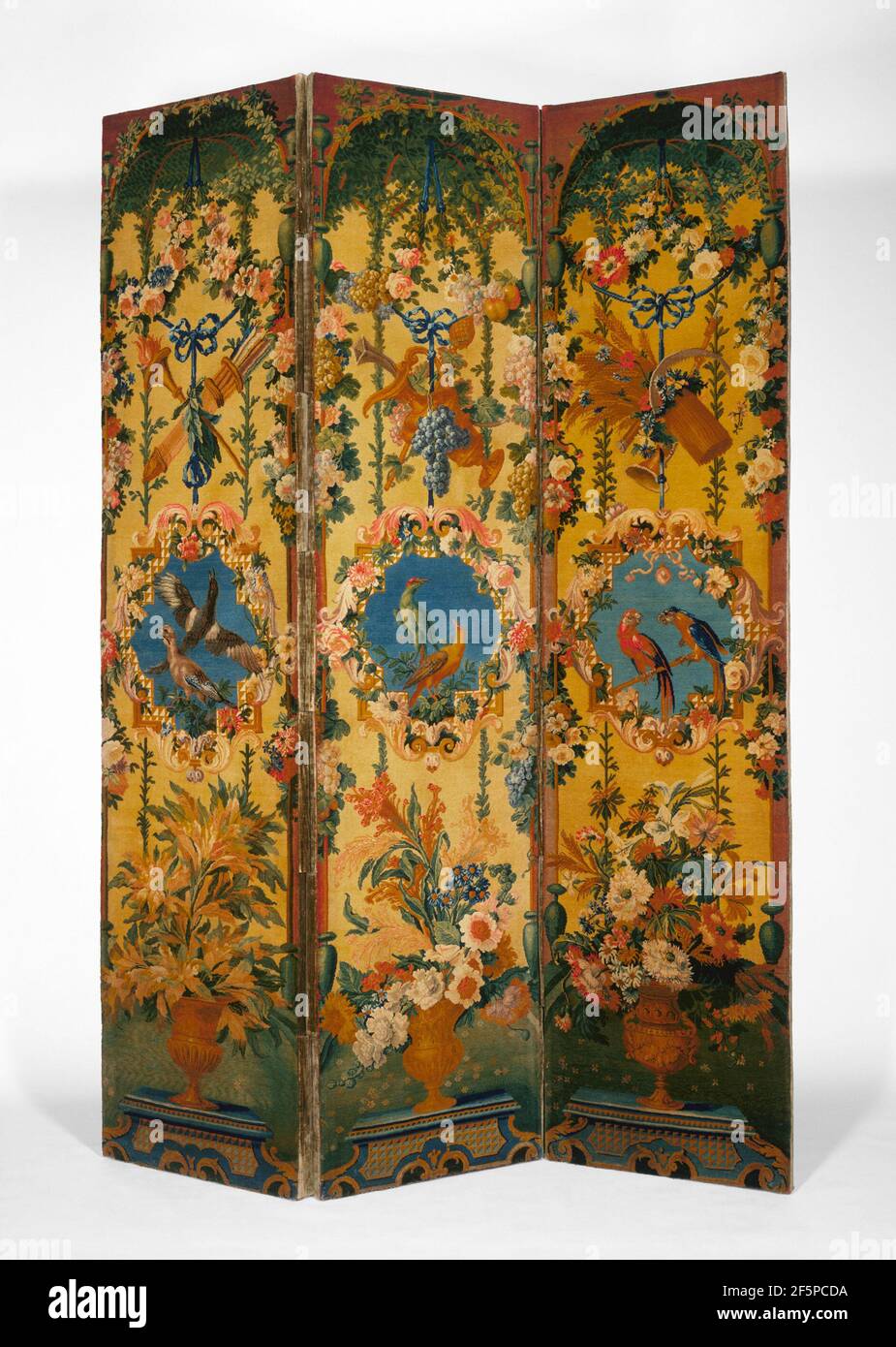 Paravents hi-res stock photography and images - Alamy