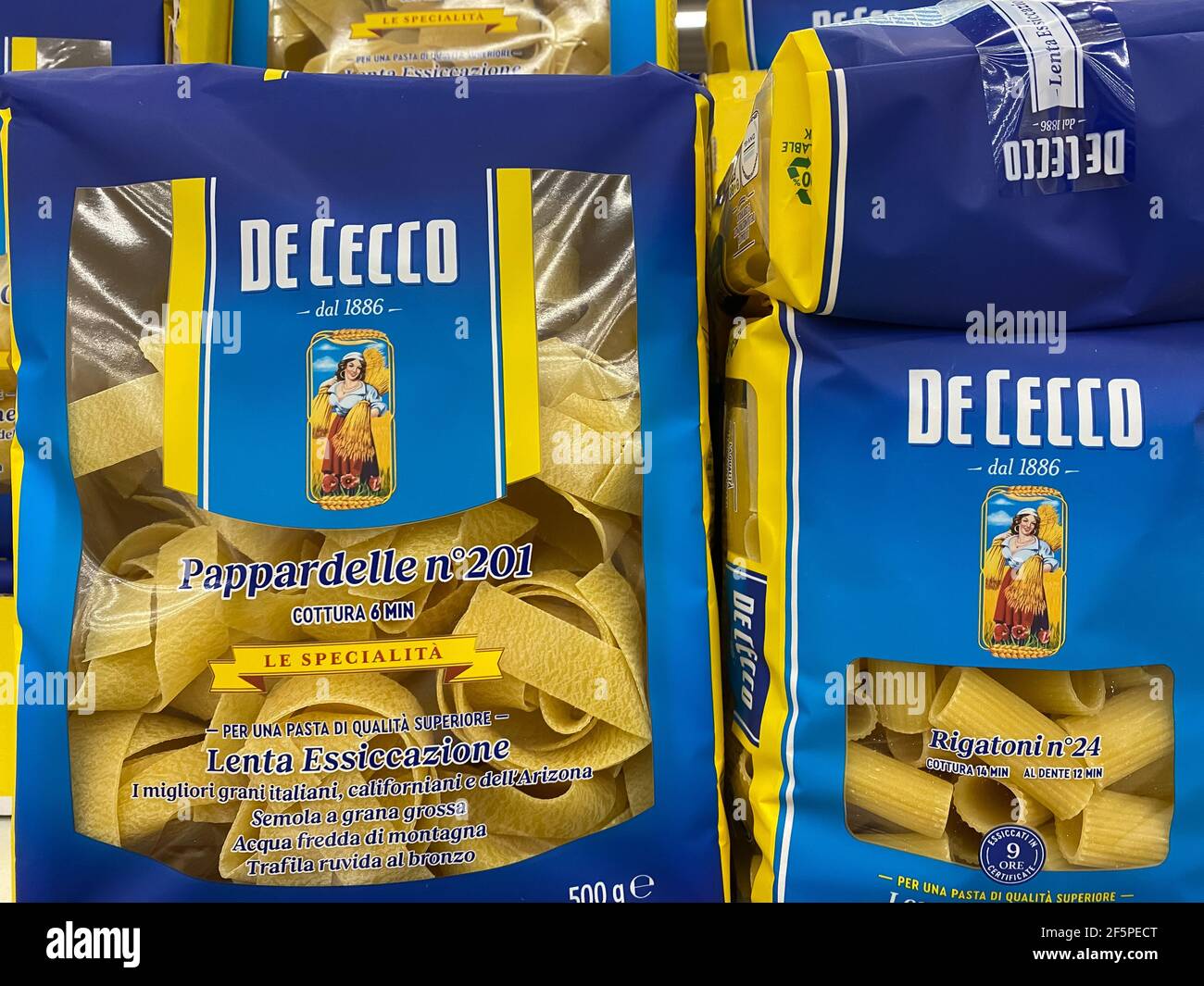 De cecco logo hi-res stock photography and images - Alamy