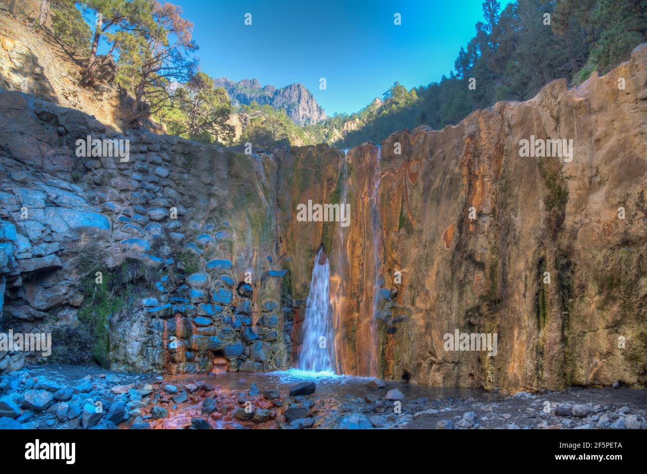 Los colores waterfall la palma hi-res stock photography and images - Alamy