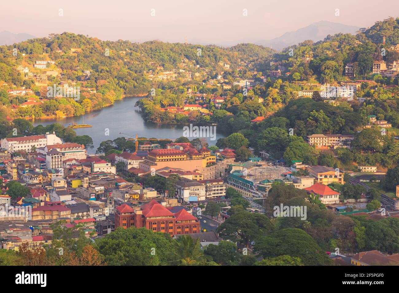 Kandy lake at sunrise hi-res stock photography and images - Alamy