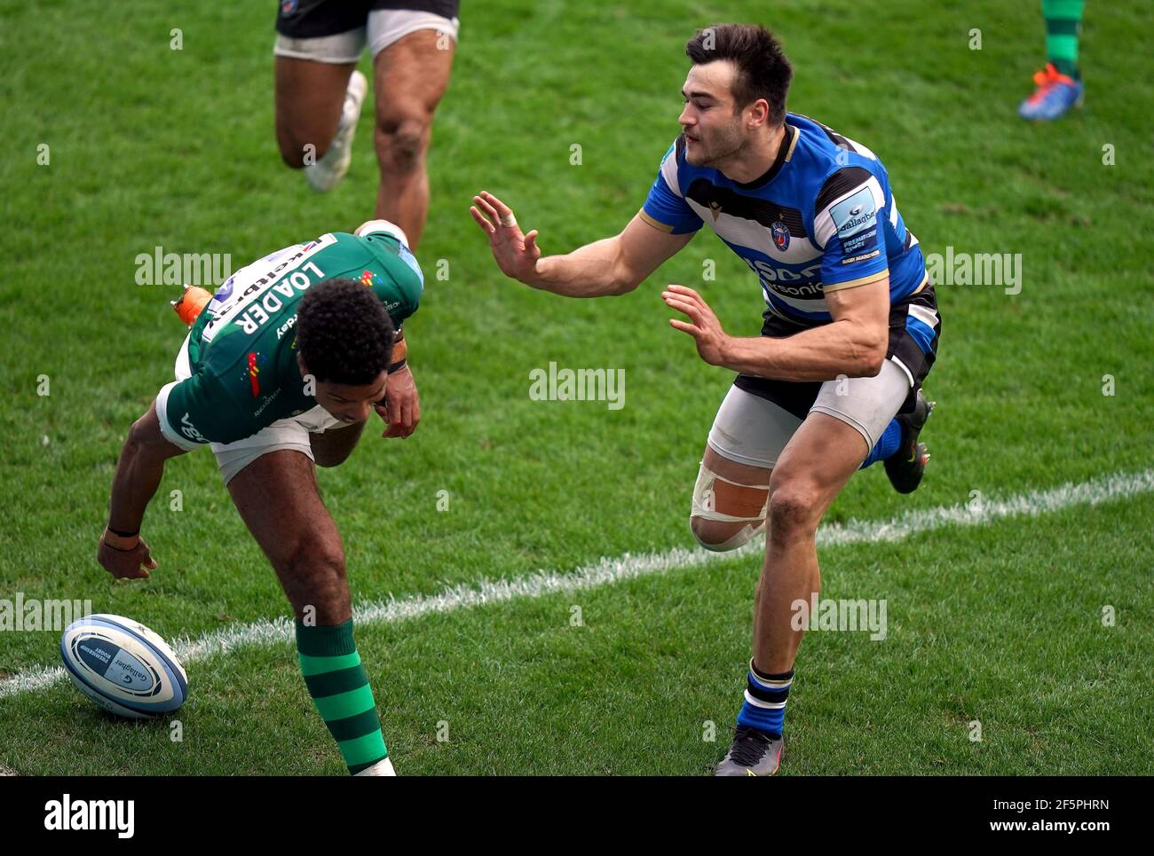 Down loader hi-res stock photography and images - Alamy