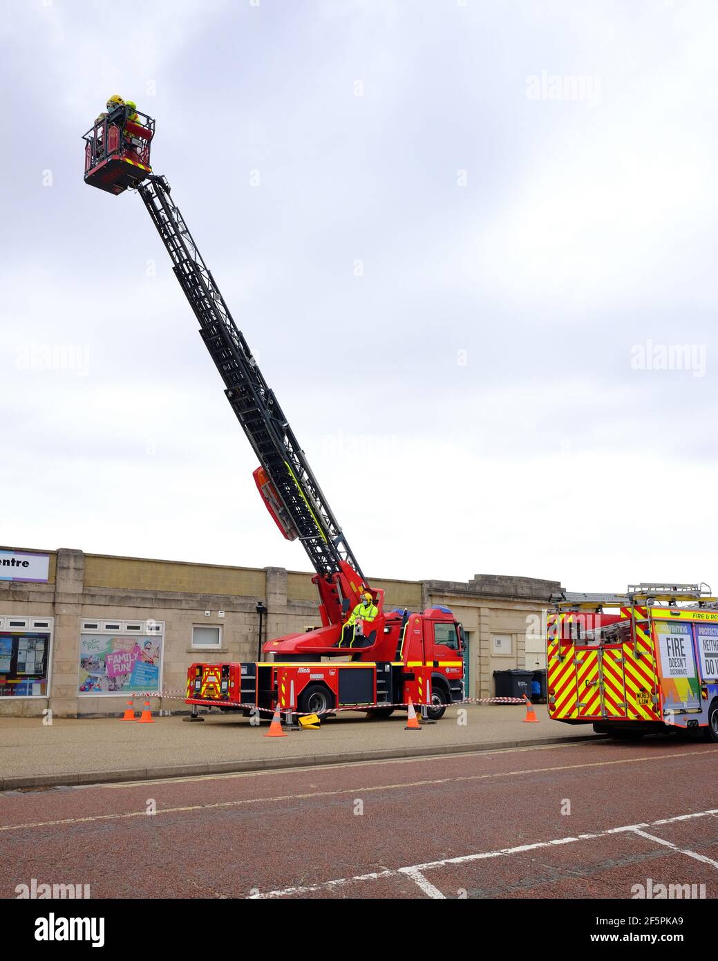 Extending jib hi-res stock photography and images - Alamy