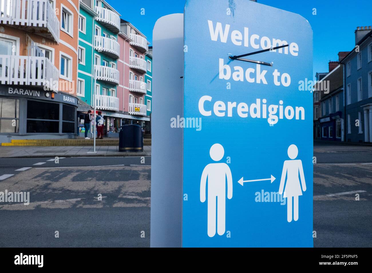 Welcome Back Sign University High Resolution Stock Photography and ...