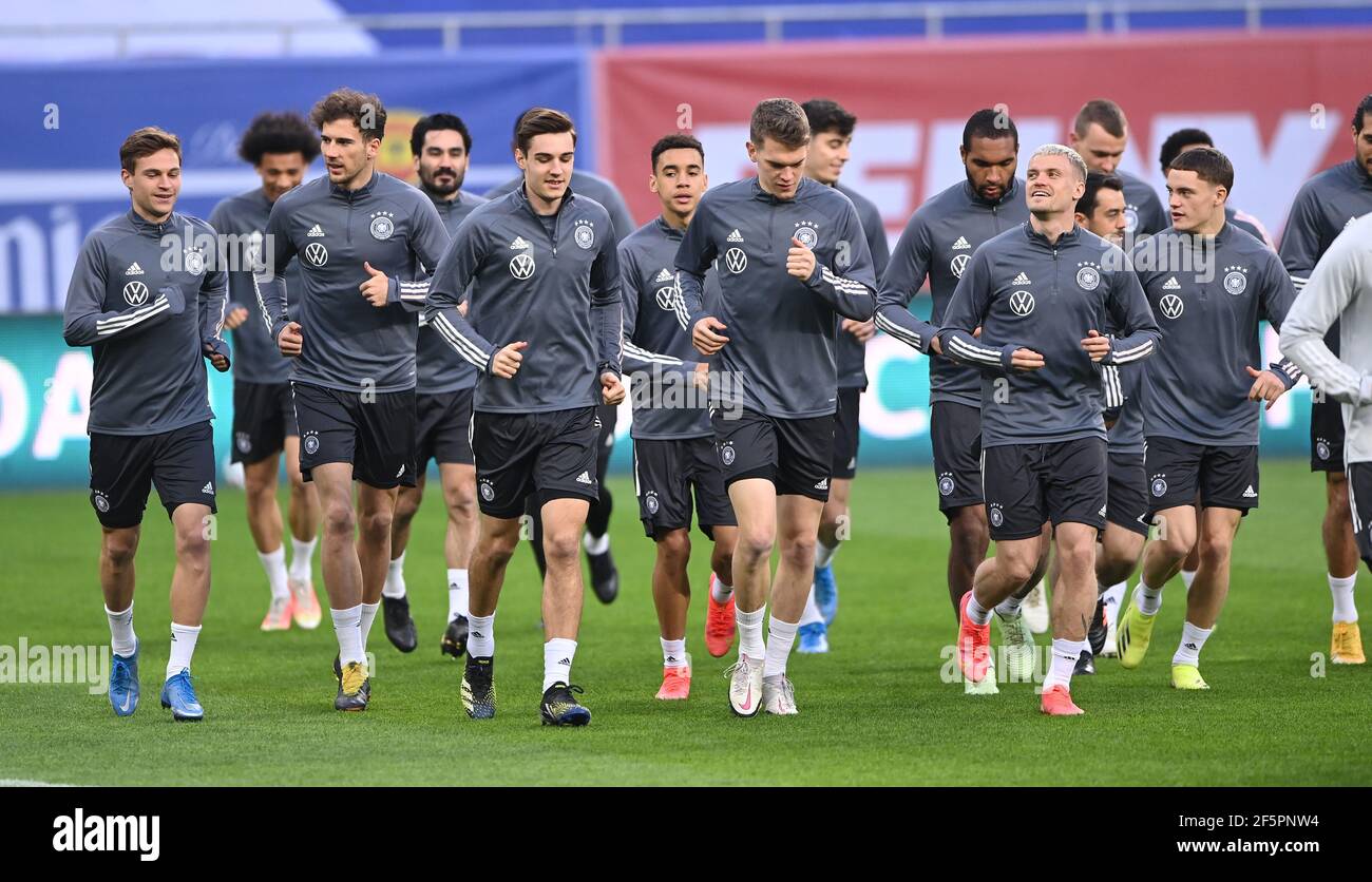 Joshua Kimmich, Leon Goretzka, Florian Neuhaus, Matthias Ginter ...