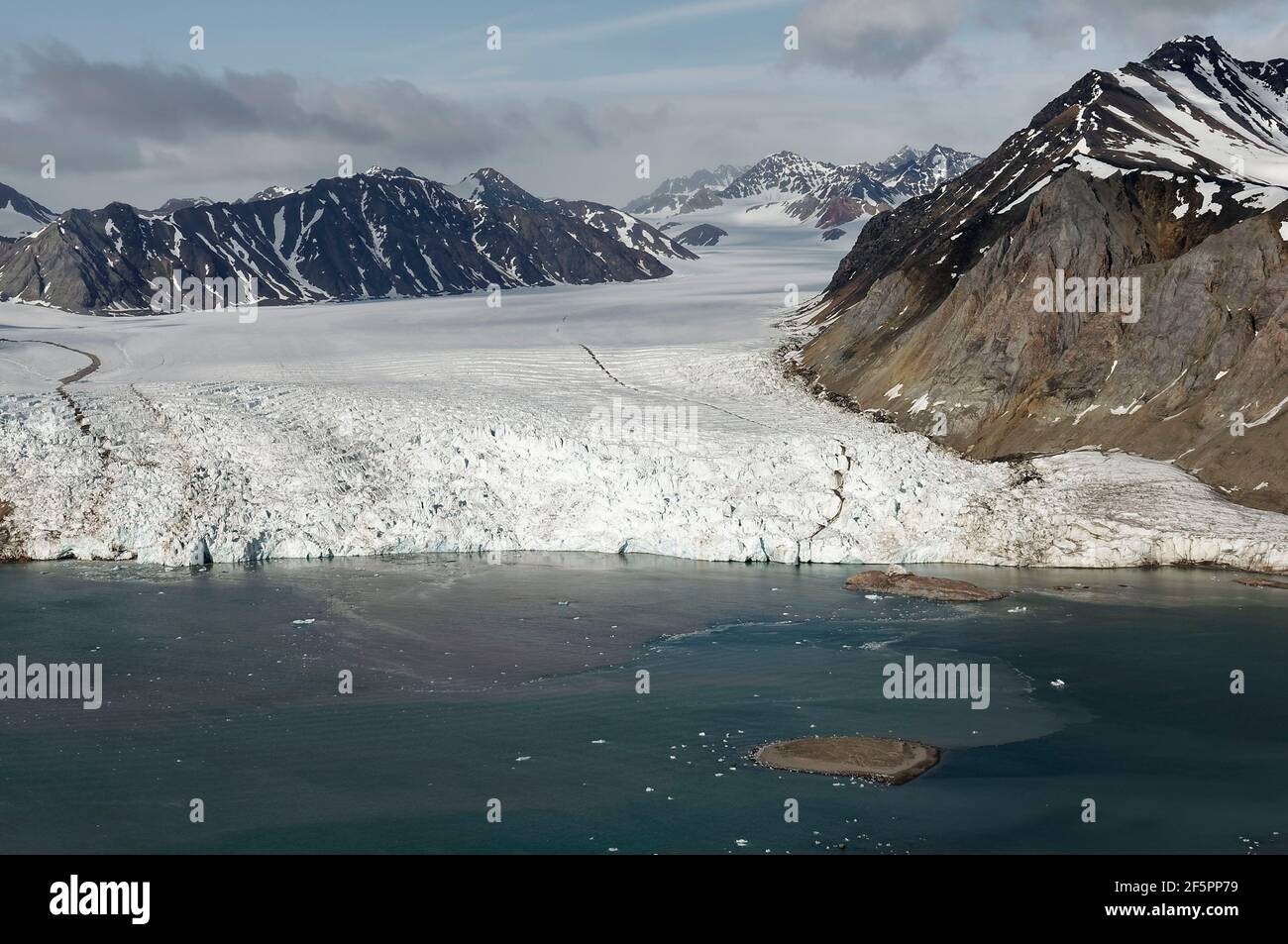 Glacier scenery in Spitsbergen Island, Svalbard Stock Photo - Alamy