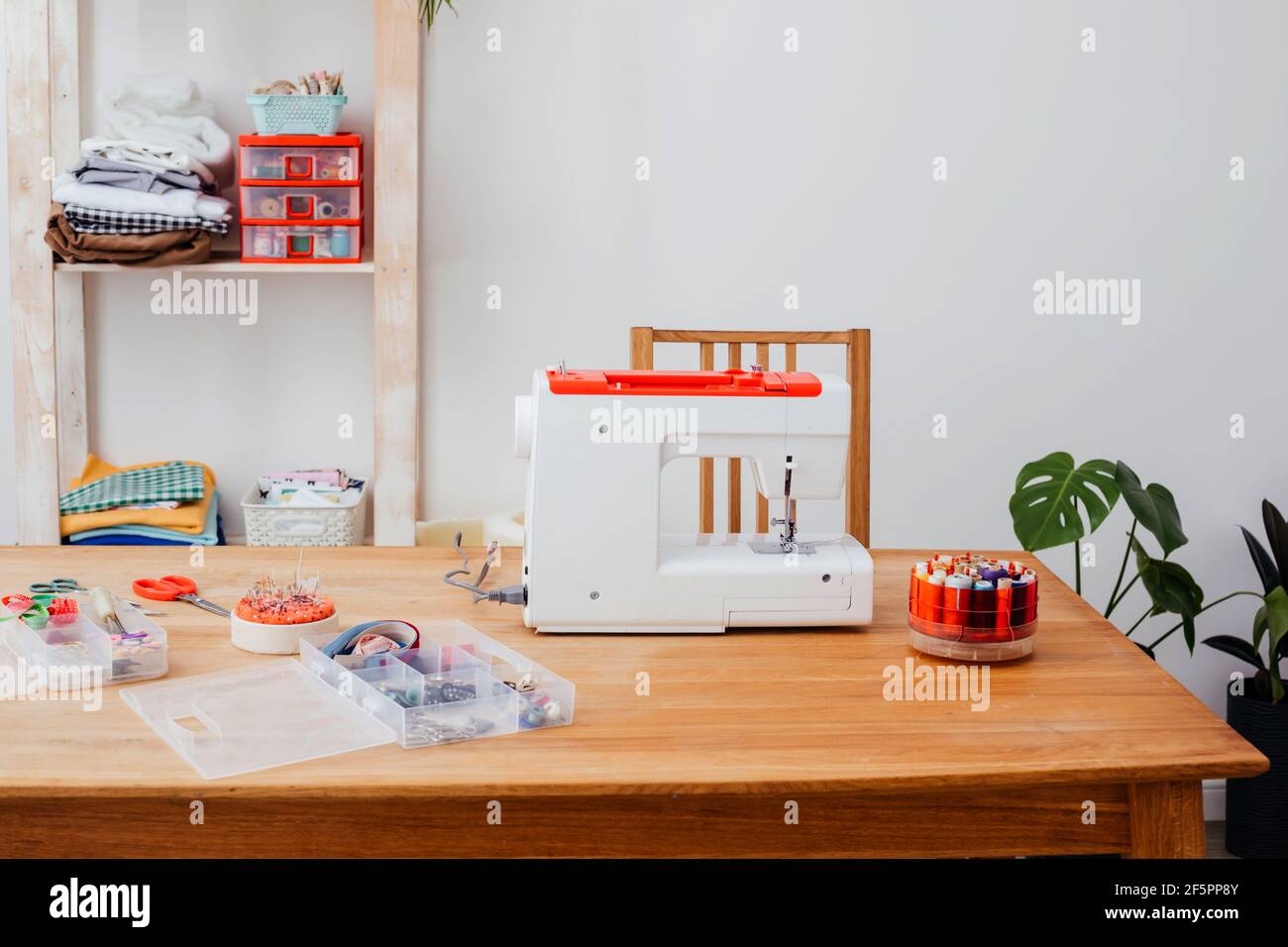Modern sewing machine set hi-res stock photography and images - Alamy