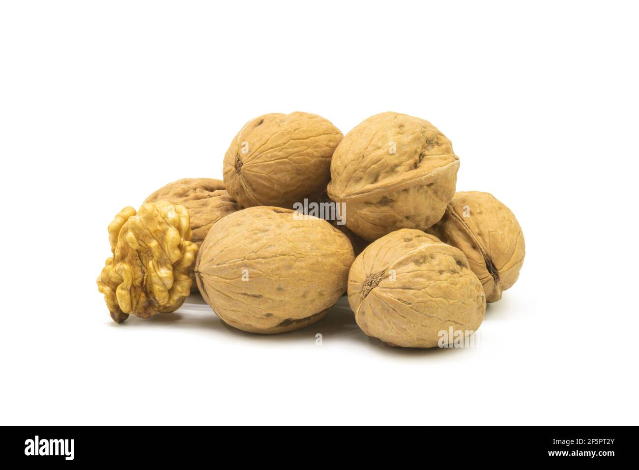 Heap of walnuts hi-res stock photography and images - Alamy