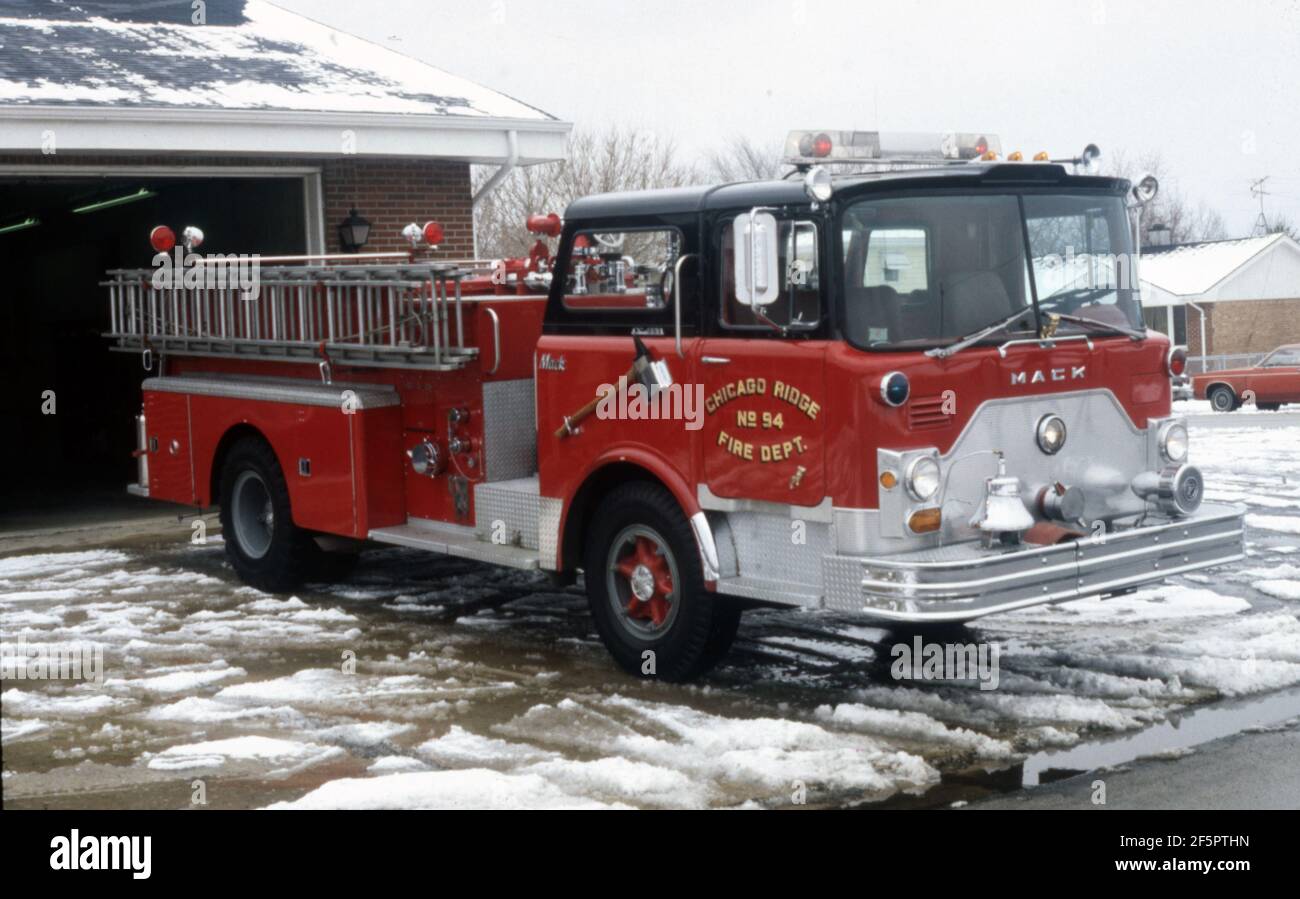 USA US-Fire Truck MACK CF Model Pumper Stock Photo - Alamy