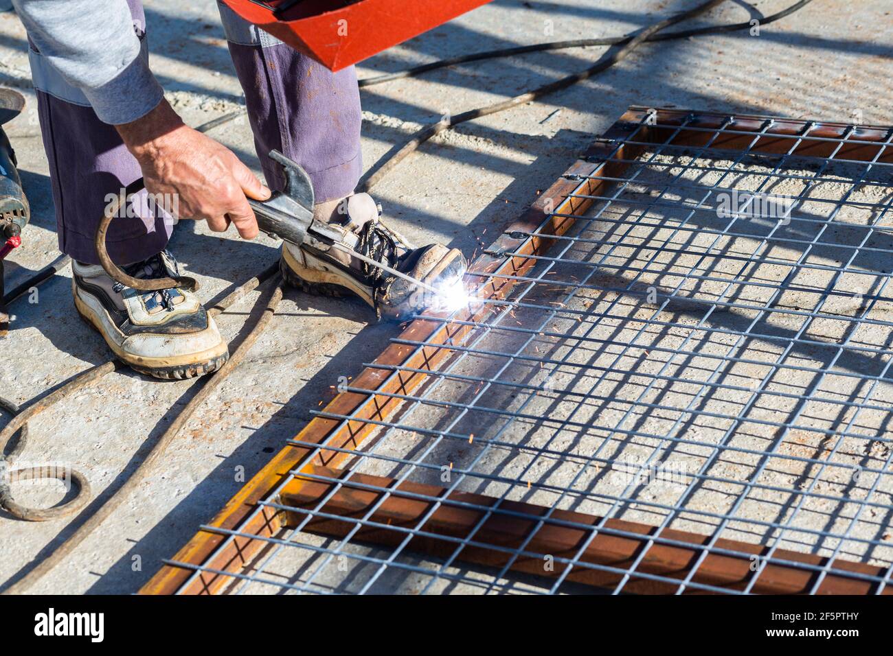 Metalworking master doing electricity welding in Turkey Stock Photo - Alamy