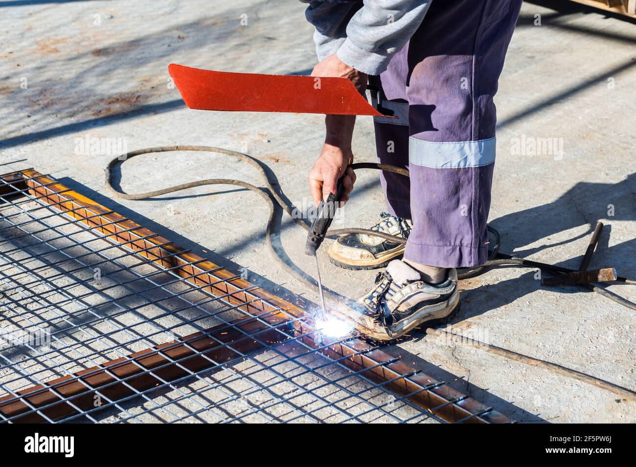 Metalworking skills hi-res stock photography and images - Alamy