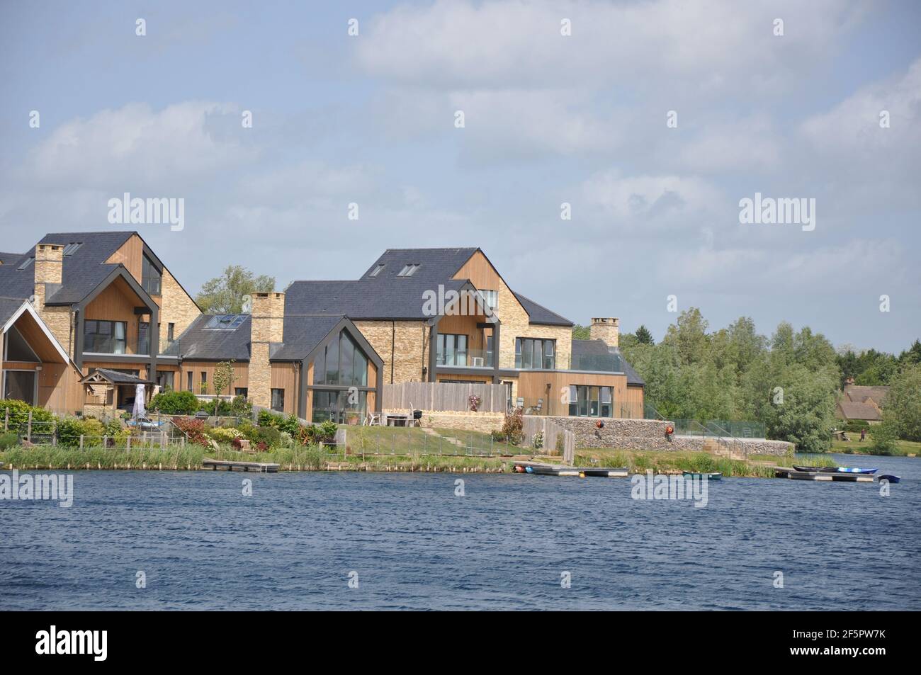 Sunny south uk hi-res stock photography and images - Alamy
