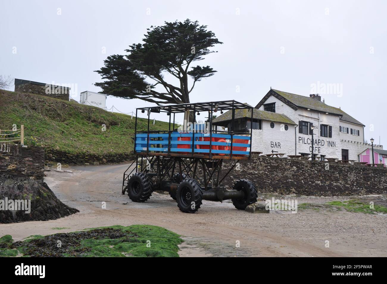 Sea tractor on the beach at Bigbury-on-Sea Stock Photo - Alamy