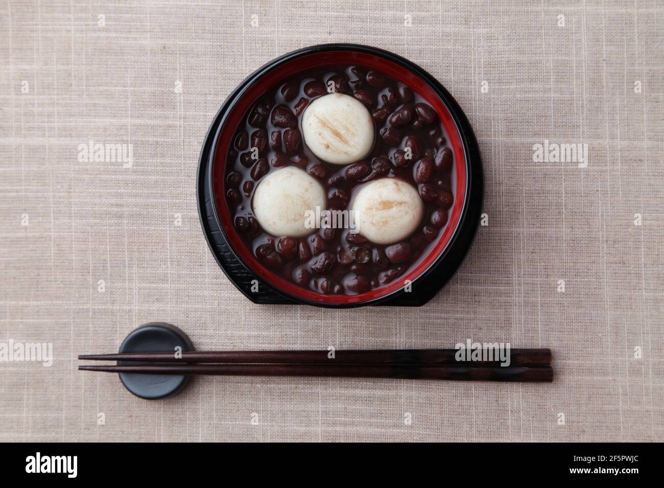 Red bean soup japanese hi-res stock photography and images - Alamy