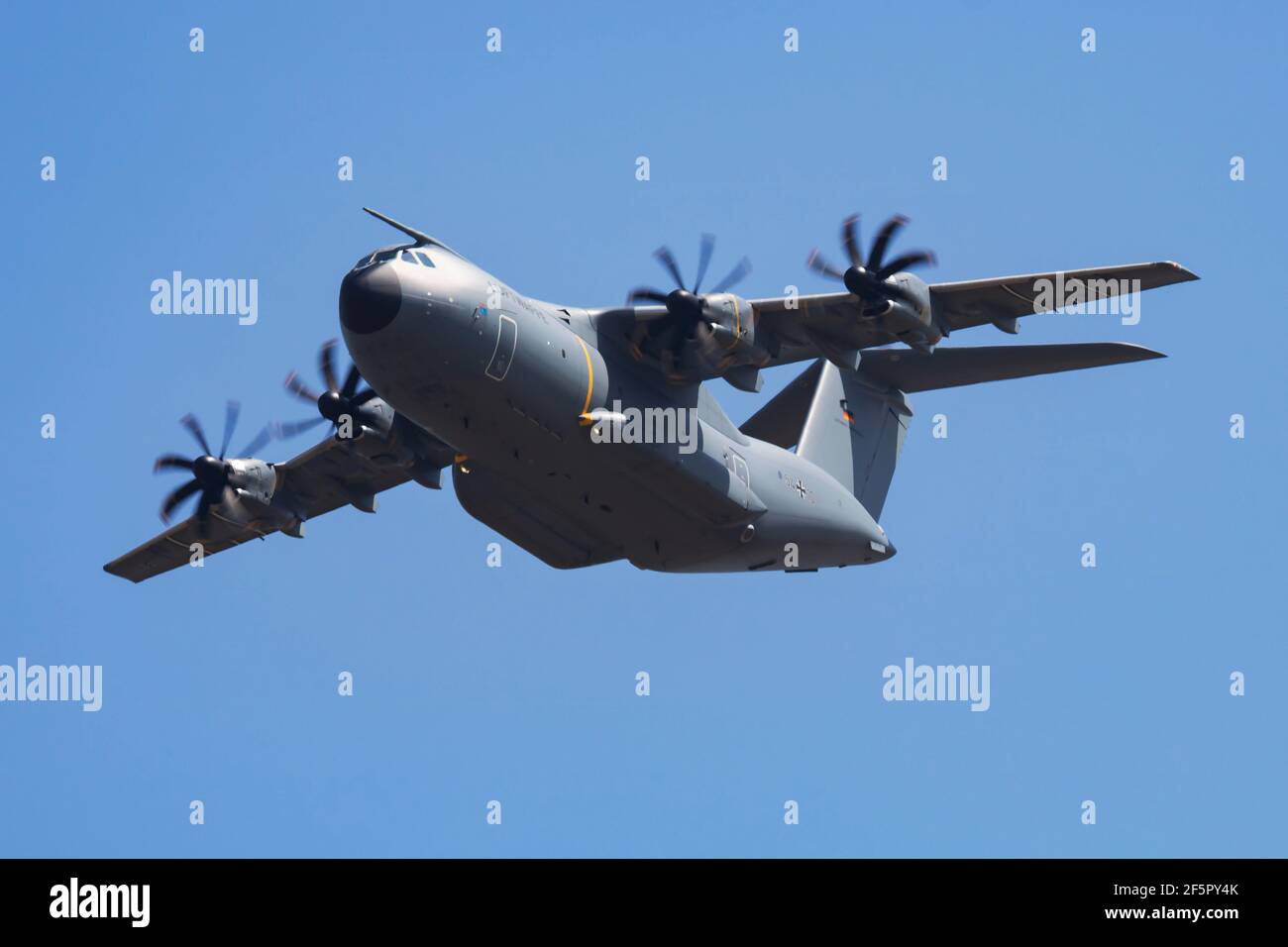 German Air Force Luftwaffe Airbus A400M Atlas 5410 transport plane arrival and landing for RIAT ...