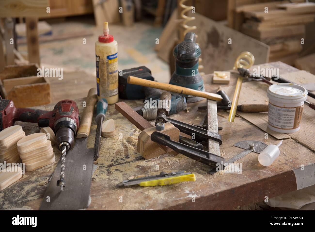Carpenters tools chisel hi-res stock photography and images - Alamy